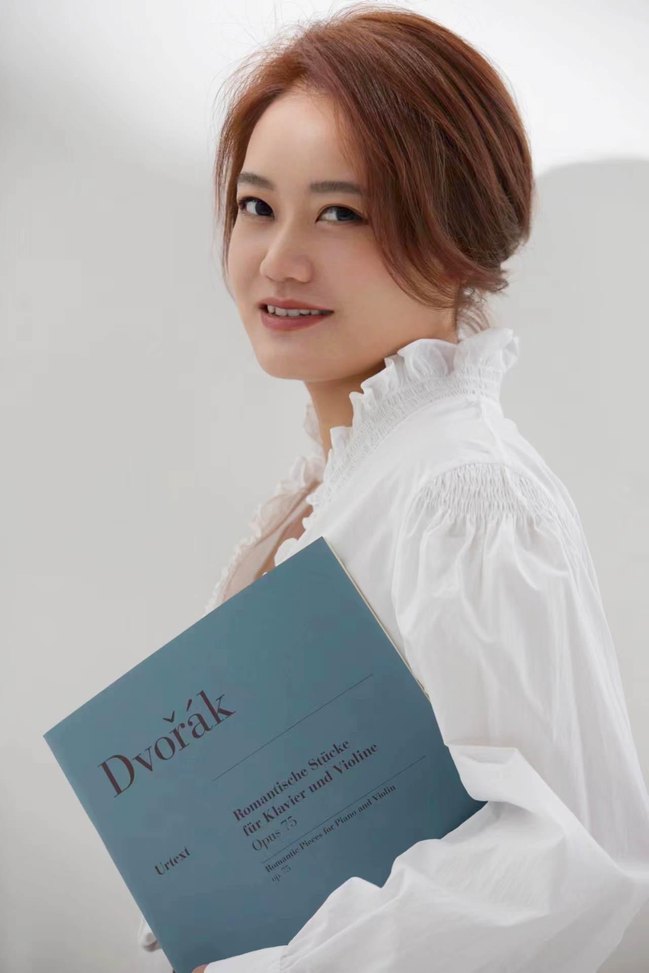 琉璃音乐 - 琉光璃彩，因你而声